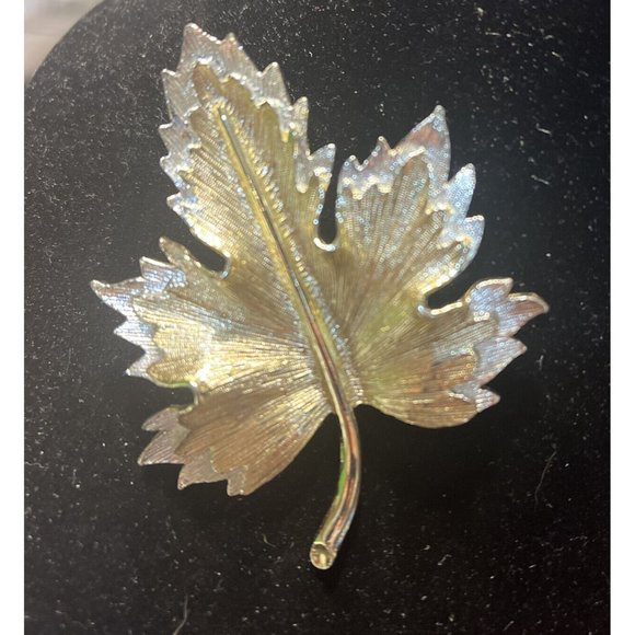 Sarah Coventry | Jewelry | Vintage Sarah Coventry Leaf Two Toned Leaf ...